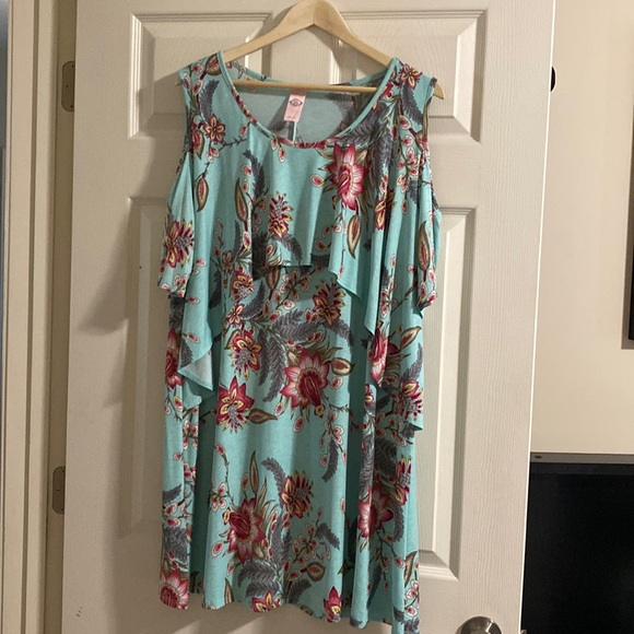 pink coconut | Dresses | Cold Shoulder Floral Dress | Poshmark